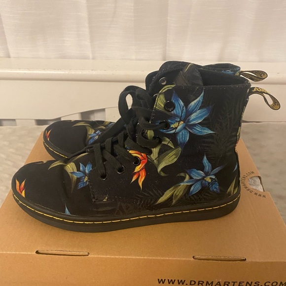 Dr. Martens | Shoes | Drmartens Woman Hackney Black Hawaiian Floral T Canvas Us 6 | Poshmark